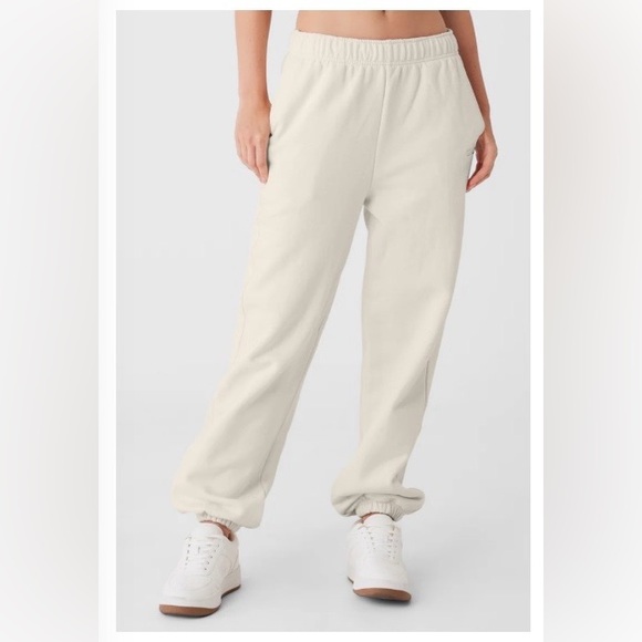 ALO Yoga | Pants & Jumpsuits | Alo Yoga Accolade Sweatpants Bone Medium ...